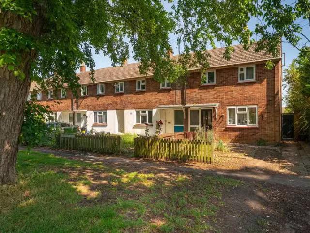 Just in! 1 BA 3 bedroom terraced house for rent in birderell R.