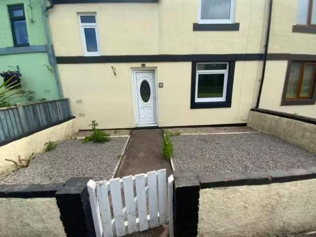 Just in! 1 BA 3 bedroom terraced house for rent in Brisco Moun.