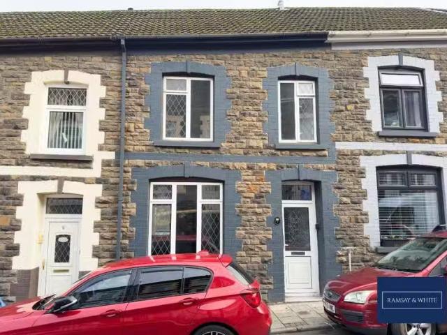 For Rent! 1 BA 3 bedroom terraced house for rent in Coronation.