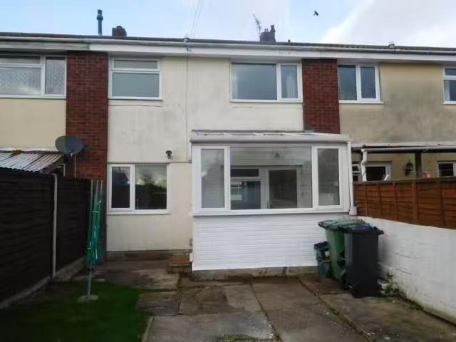 Rental! 1 BA 3 bedroom terraced house for rent in Cranham, Yat.