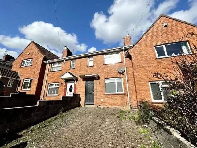 Cozy 1 BA 3 bedroom terraced house for rent in LET Bedminste.