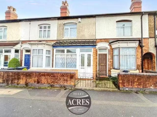 Unique 1 BA 3 bedroom terraced house for rent in Stoneleigh Ro.
