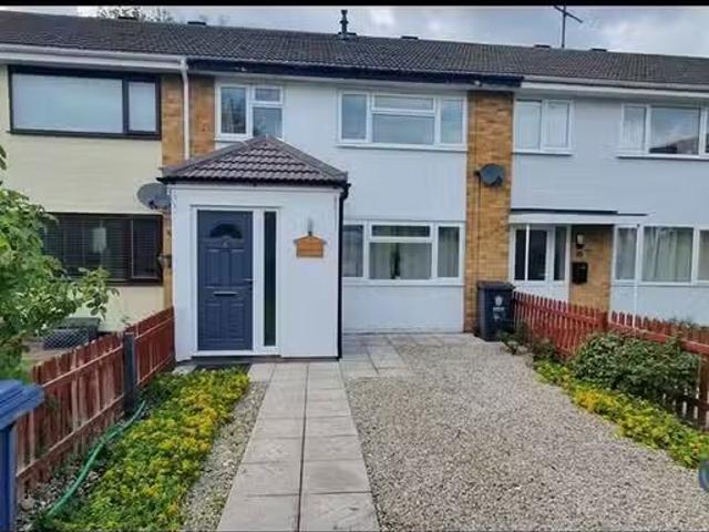 Just in! 1 BA 3 bedroom terraced house for rent in Woodland Ro.