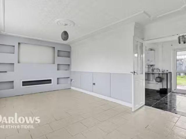 Deal! 1 BA 3 bedroom terraced house for rent in Yew Close, MER.