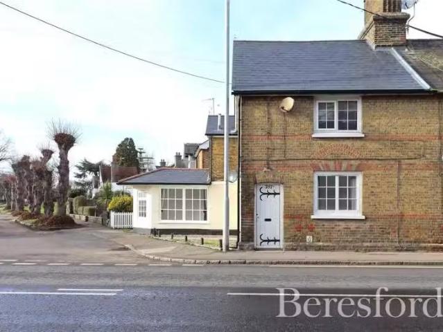 Cheap 1 BA 1 bedroom maisonette for rent in Main Road, Broomfi.
