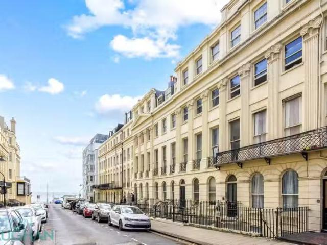 Just in! 1 BA 1 bedroom apartment for rent in 28 Oriental Plac.