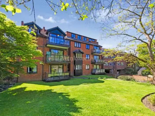 Just in! 1 BA 1 bedroom apartment for rent in The Avenue, Beck.