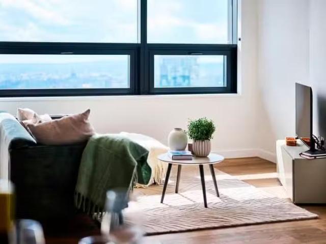 Just in! 1 BA 1 bedroom apartment for rent in The Octagon 1.