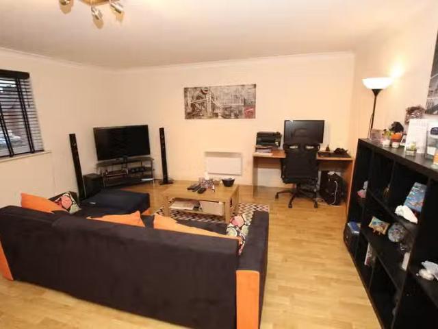 Deal! 1 BA 1 bedroom apartment for rent in The Ropeworks, Whip.