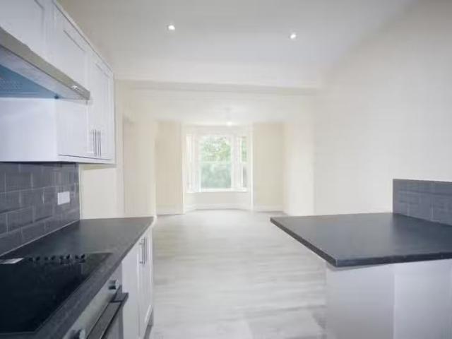Cozy 1 BA 1 bedroom apartment for rent in Victoria Road, Retfo.