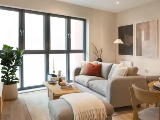 Just in! 1 BA 1 bedroom apartment for rent in Enclave, 149 Hur.