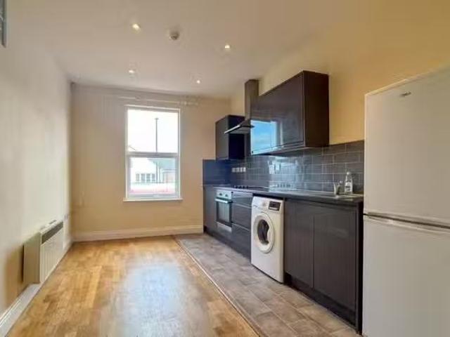 Just in! 1 BA 1 bedroom apartment for rent in High Street, Enf.