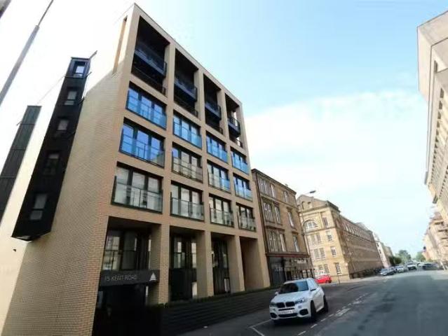 Unique 1 BA 1 bedroom apartment for rent in Kent Road, Glasgow.