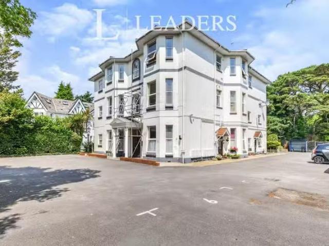 Cozy 1 BA 1 bedroom apartment for rent in Lansdowne Road, Bour.