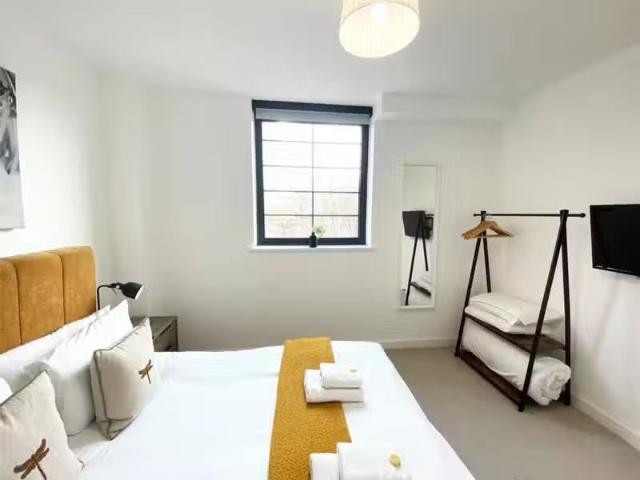 Deal! 1 BA 1 bedroom apartment for rent in Lockside Wharf, 7 S.