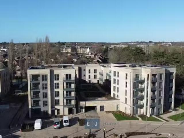 Cozy 1 BA 1 bedroom apartment for rent in Luctons Close, Eppin.