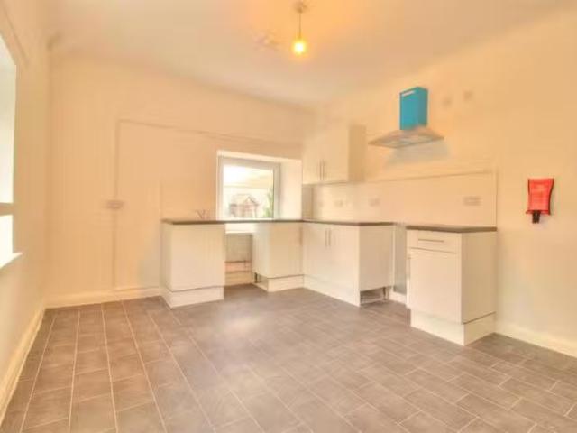 Cozy 1 BA 1 bedroom apartment for rent in Office Street, Porth.