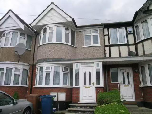 Just in! 1 BA 1 bedroom apartment for rent in Oxleay Road, Ray.