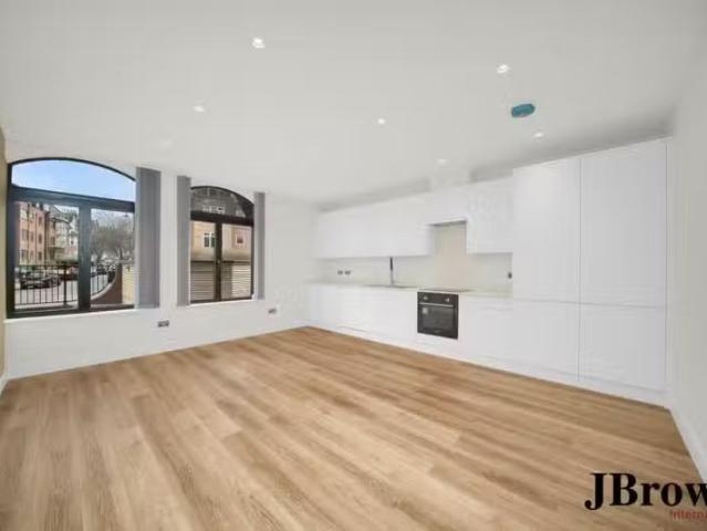 Just in! 1 BA 1 bedroom apartment for rent in Park Lane, Croyd.