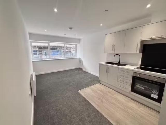 Deal! 1 BA 1 bedroom apartment for rent in Prospect Street, Hu.