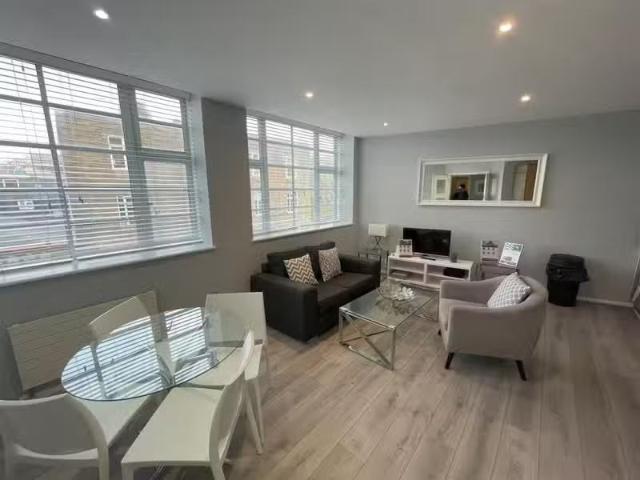 For Rent! 1 BA 1 bedroom apartment for rent in Princes House.