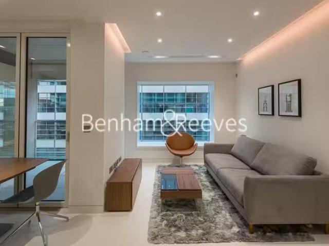 Nice 1 BA 1 bedroom apartment for rent in Sugar Quay, Water La.