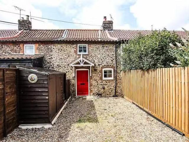 Just in! 1 BA 1 bedroom cottage for rent in Kennett, Newmarket.