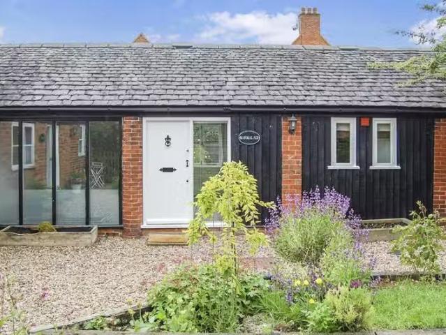 Unique 1 BA 1 bedroom cottage for rent in Home Farm, Church La.