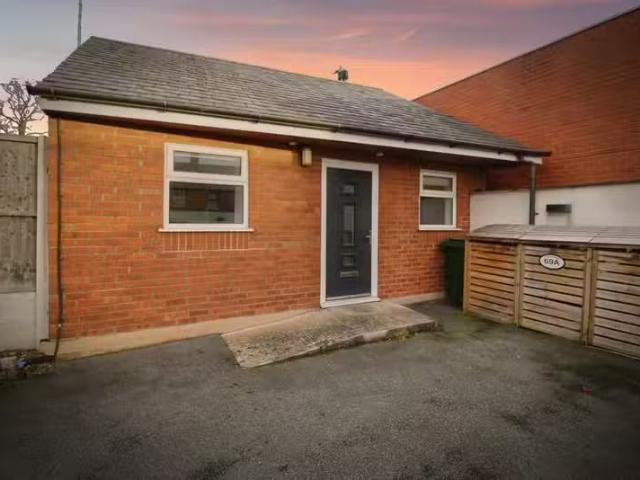 Charming 1 BA 1 bedroom detached bungalow for rent in Hoole Ro.