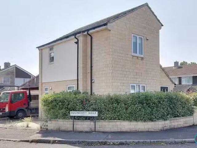 Just in! 1 BA 1 bedroom detached house for rent in Westmead Cr.