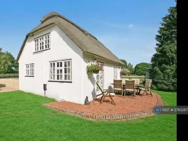 Nice 1 BA 1 bedroom detached house for rent in Wimborne, Dorse.