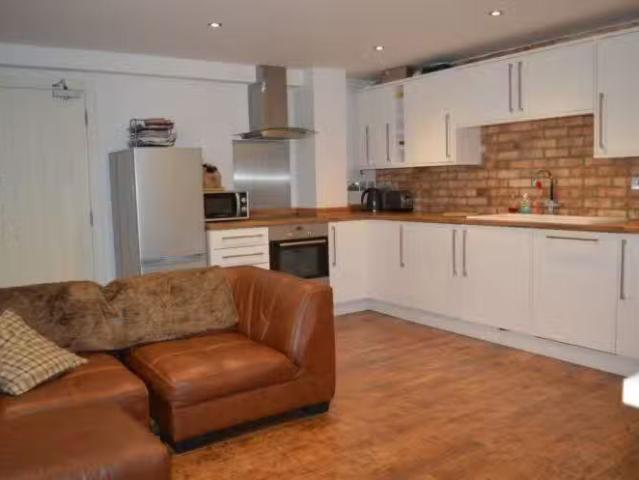 Cheap 1 BA 1 bedroom flat for rent in 75 High Street, BH21