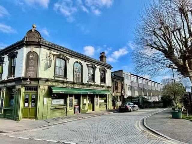 Cozy 1 BA 1 bedroom flat for rent in Carlton Terrace, Wanstead.