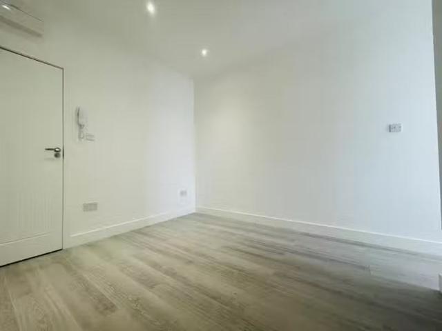 Cozy 1 BA 1 bedroom flat for rent in Carters Green WEST BROMWI.