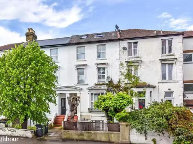 New 1 BA 1 bedroom flat for rent in Addiscombe Road, Croydon.