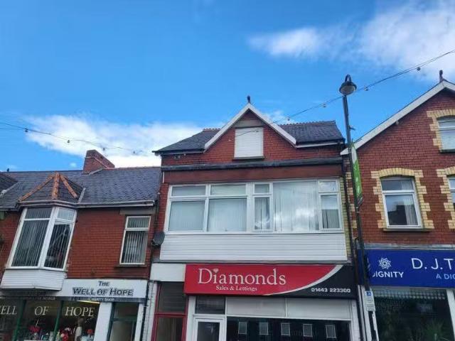 Cheap 1 BA 1 bedroom flat for rent in Bedwlwyn Road, Ystrad My.