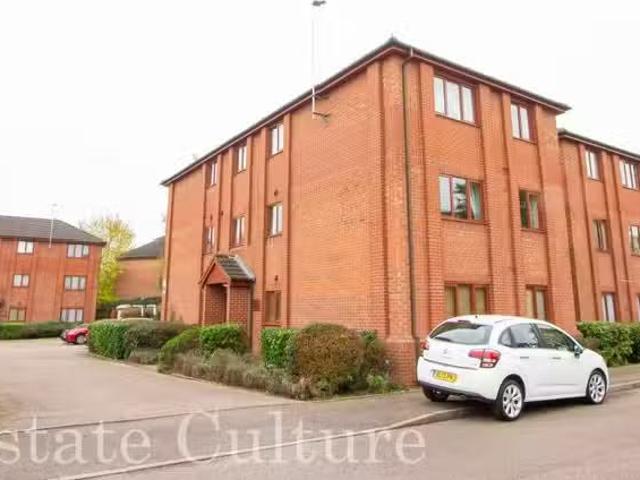 Charming 1 BA 1 bedroom flat for rent in Gillet Close, Nuneato.