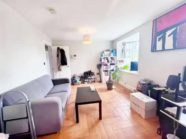 Just in! 1 BA 1 bedroom flat for rent in Grosvenor Street West.
