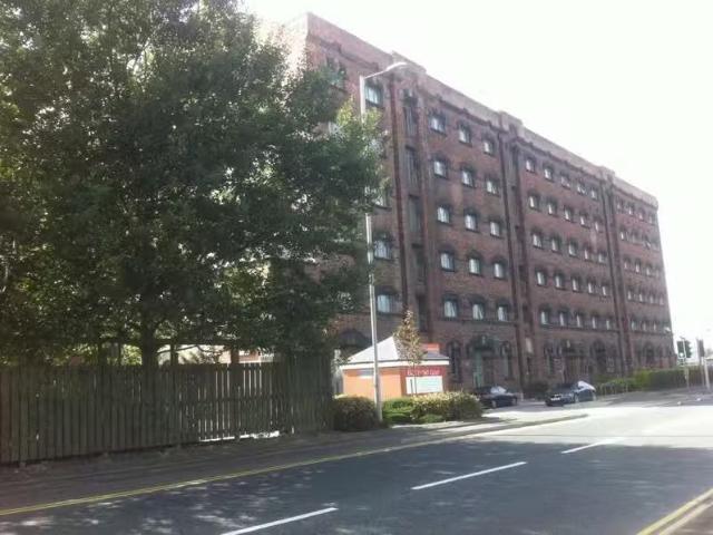 Unique 1 BA 1 bedroom flat for rent in East Float Quay, Birken.