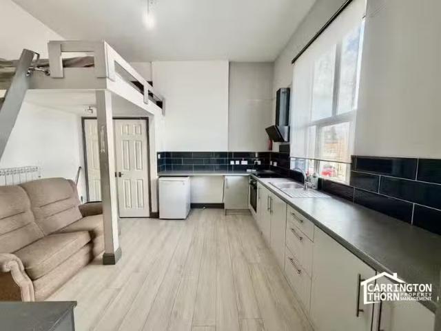 Cheap 1 BA 1 bedroom flat for rent in Flat 3, 101 Soho Hill, B.