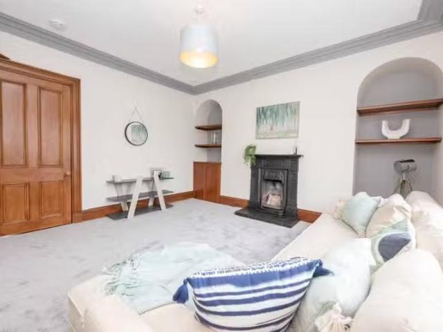 Just in! 1 BA 1 bedroom flat for rent in Holburn Road, The Cit.
