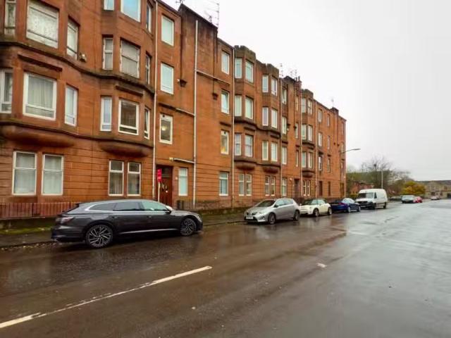 Cozy 1 BA 1 bedroom flat for rent in Ibrox Street, Cessnock, G.