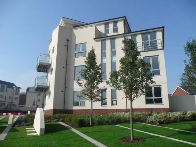 Just in! 1 BA 1 bedroom flat for rent in Springhead Parkway, N.