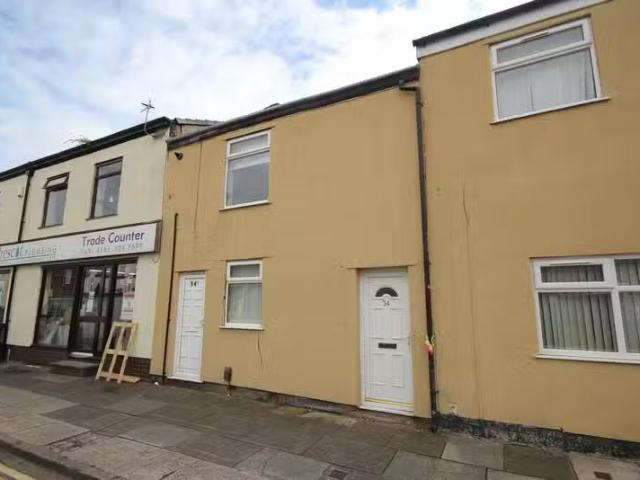 Unique 1 BA 1 bedroom flat for rent in St. Helens Road, Presco.