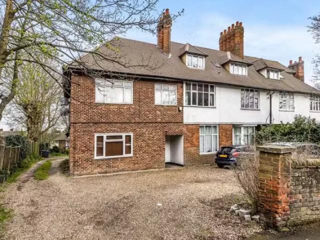 Unique 1 BA 1 bedroom flat for rent in Page Heath Lane, Bickle.