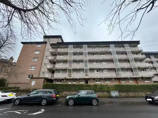 For Rent! 1 BA 1 bedroom flat for rent in Prince Albert Road.