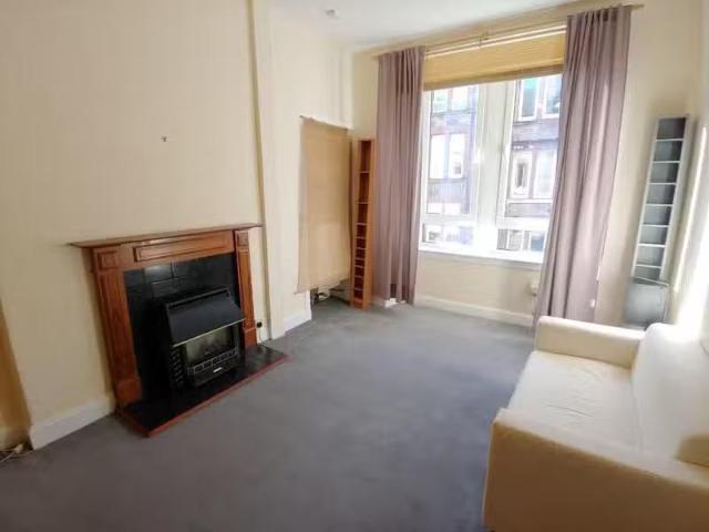 Rental! 1 BA 1 bedroom flat for rent in Rossie Place, Edinburg.