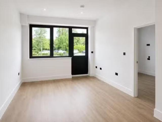 Unique 1 BA 1 bedroom flat for rent in Rye Close, Fleet, GU51.