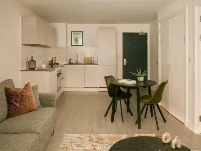 Nice 1 BA 1 bedroom flat for rent in Warroch Path, Glasgow, G3