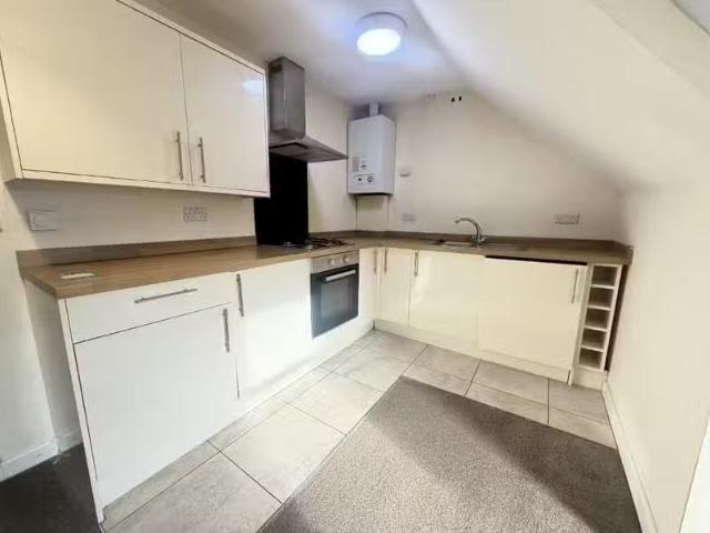 Cheap 1 BA 1 bedroom flat for rent in Warwick Place, Bournemou.